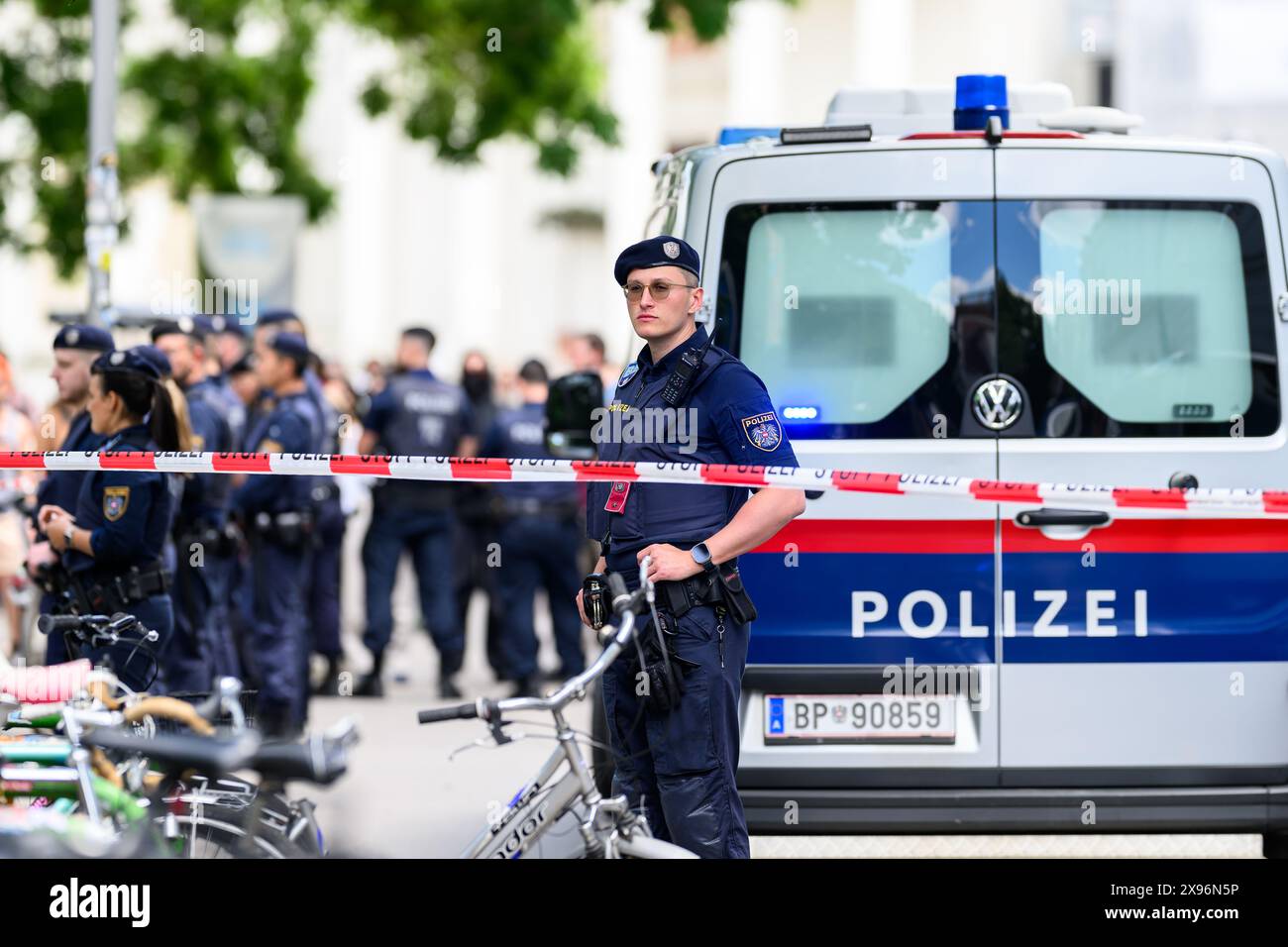 29.05.2024, Wien, AUT, Polizei löst ein neues Palästina Camp vor der TU ...