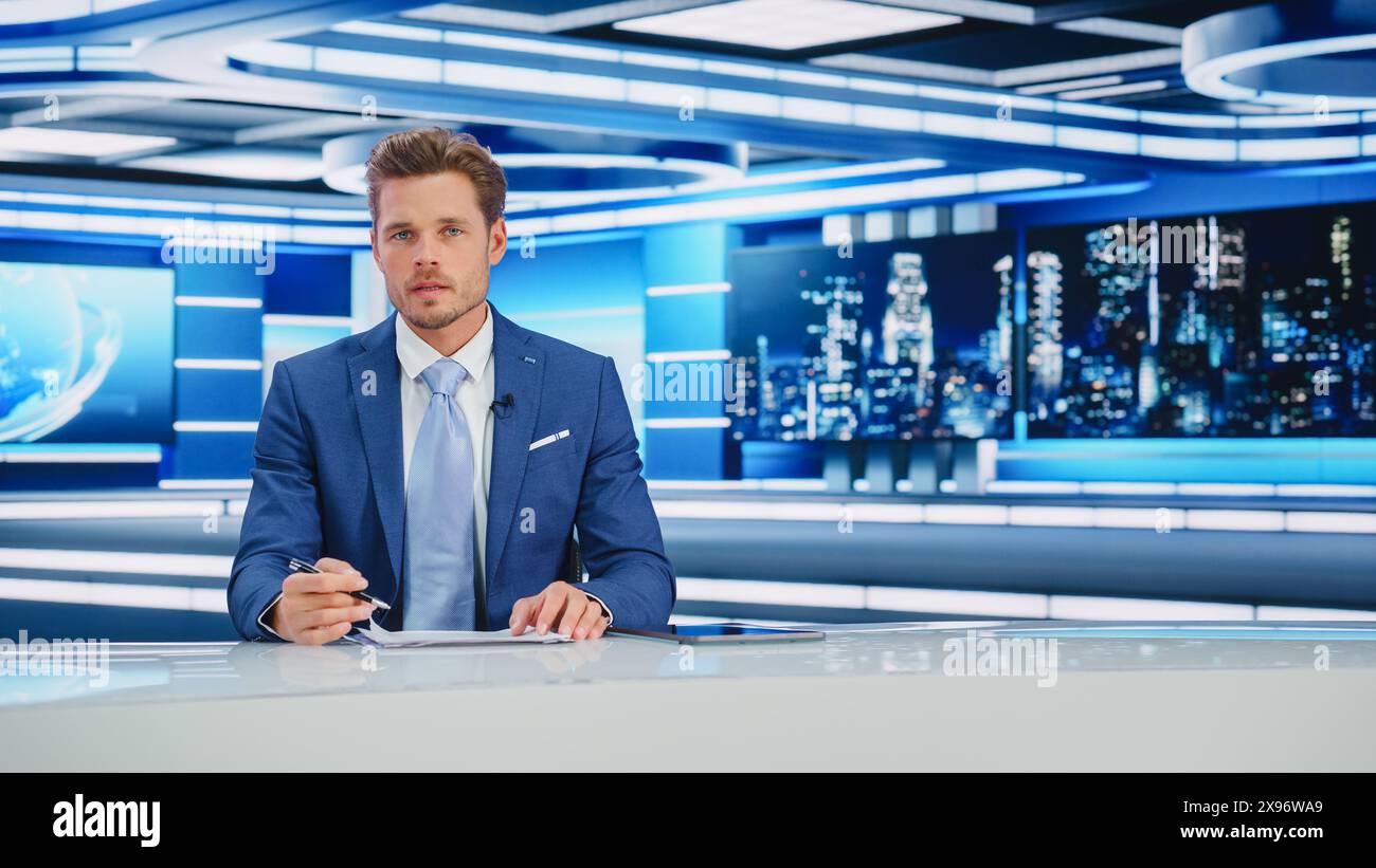 News anchor in tv studio hi-res stock photography and images - Alamy