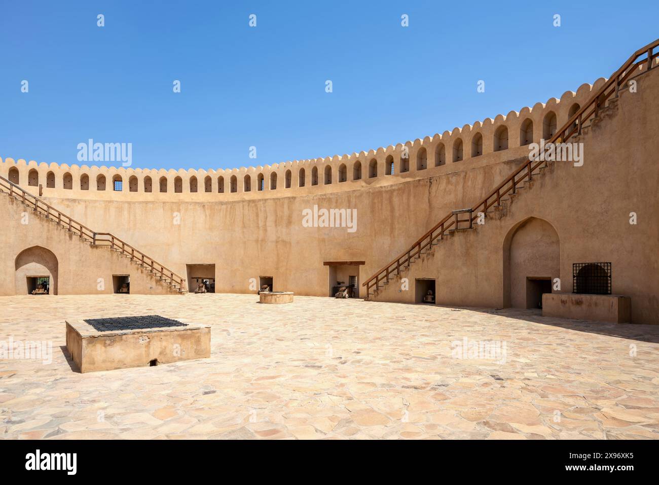 Fort in the Omani town of Nizwa Stock Photo - Alamy