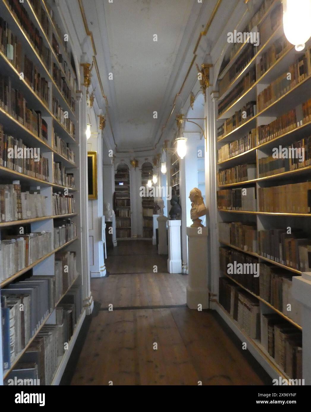 Rokokosaal der Anna Amalia Bibliothek Hstorisches Bibliotheksgebäude ...