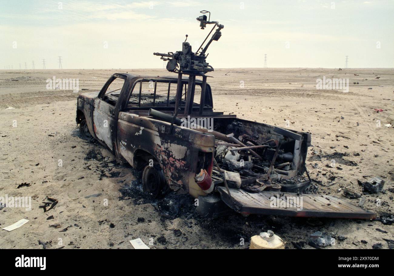 Toyota land cruiser iraq hi-res stock photography and images - Alamy