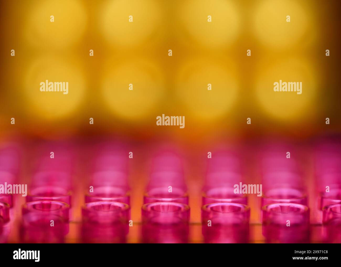 Repeating pattern circles hi-res stock photography and images - Alamy