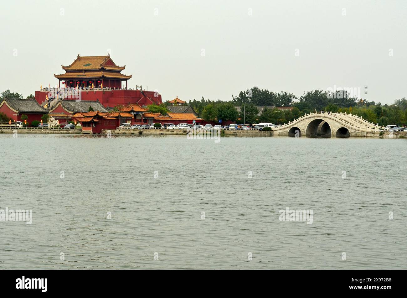 Panja Lake and Dragon Pavilion, Longting Park, Kaifeng, Henan, China ...