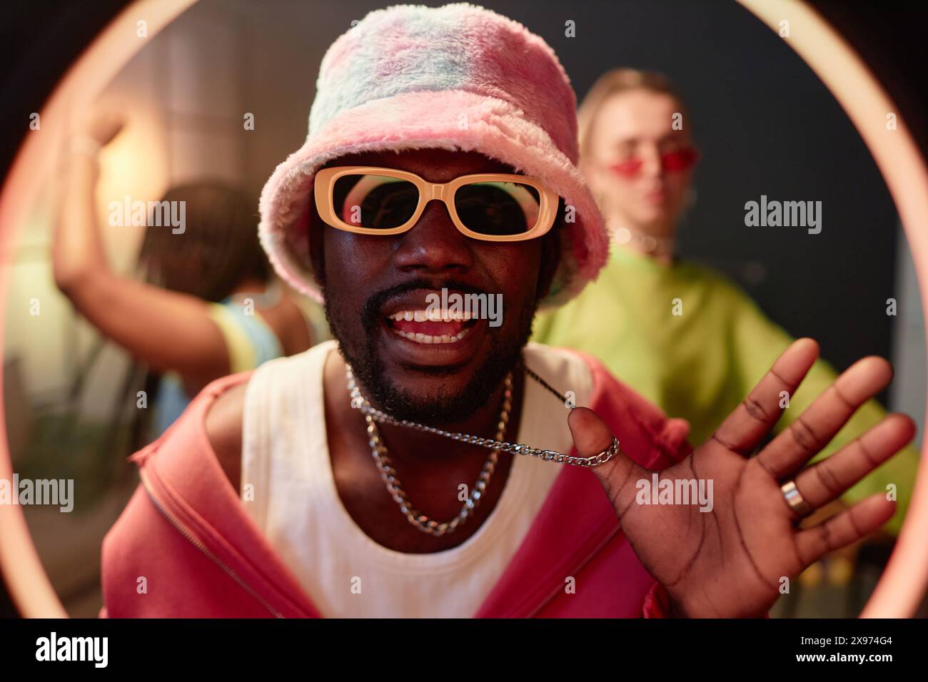 Rapping group hi-res stock photography and images - Alamy