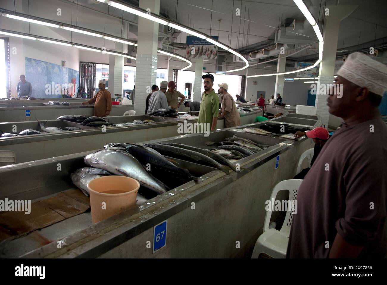 Oman fish market mutrah hi-res stock photography and images - Alamy
