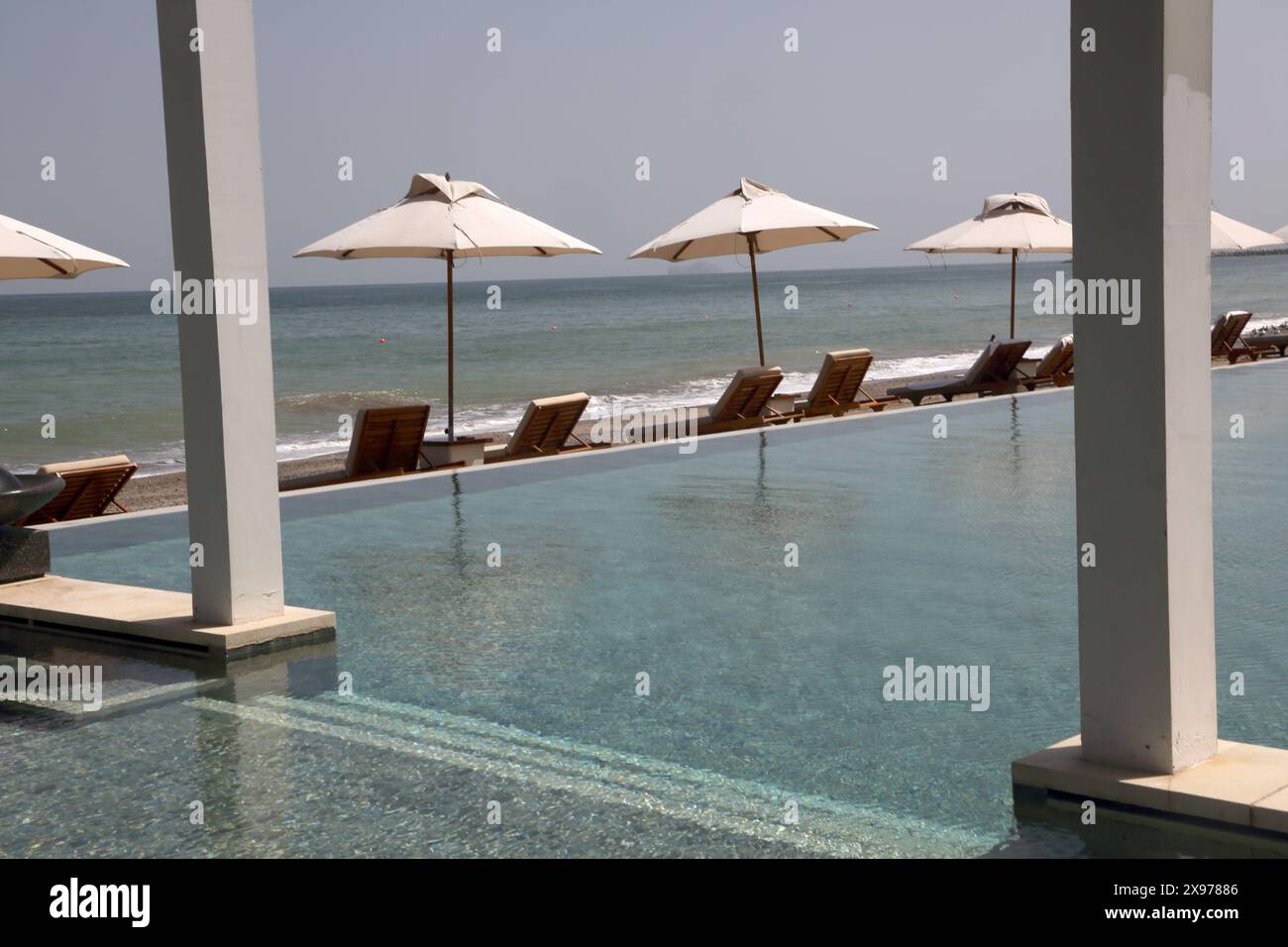 Sunshine blue sea blue sky hotel architecture swimming pool pool hi-res ...