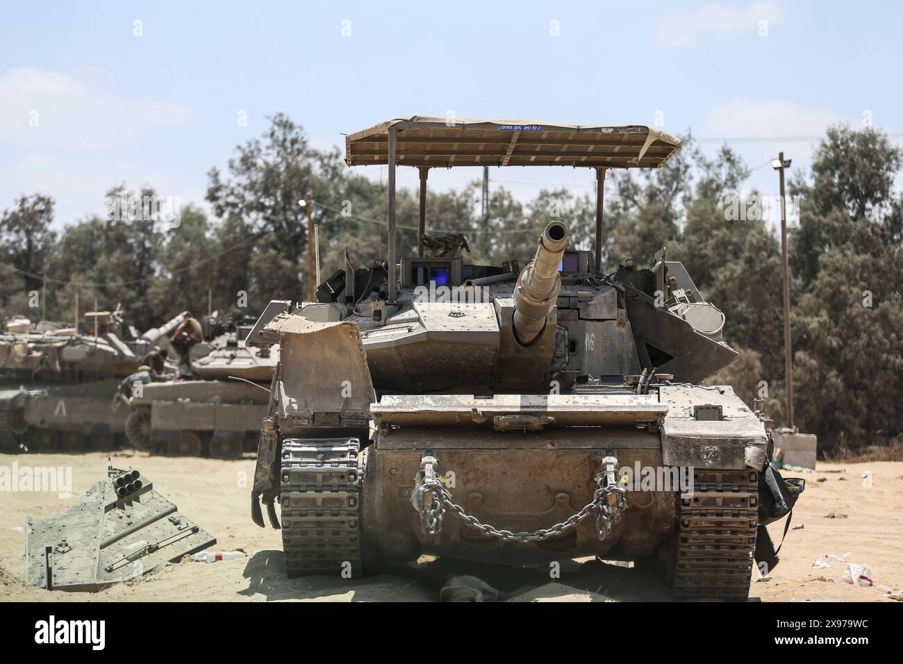 ISRAEL-PALESTINIAN-CONFLICT An Israeli army tank takes position in an ...