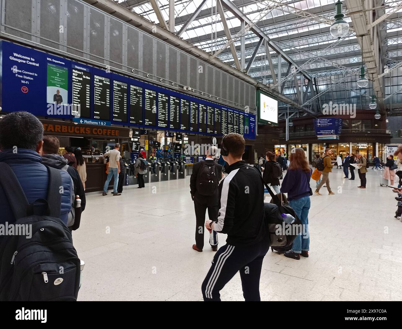 GLASGOW. GLASGOW CITY. SCOTLAND. 05-02-24. Glasgow Central railway ...