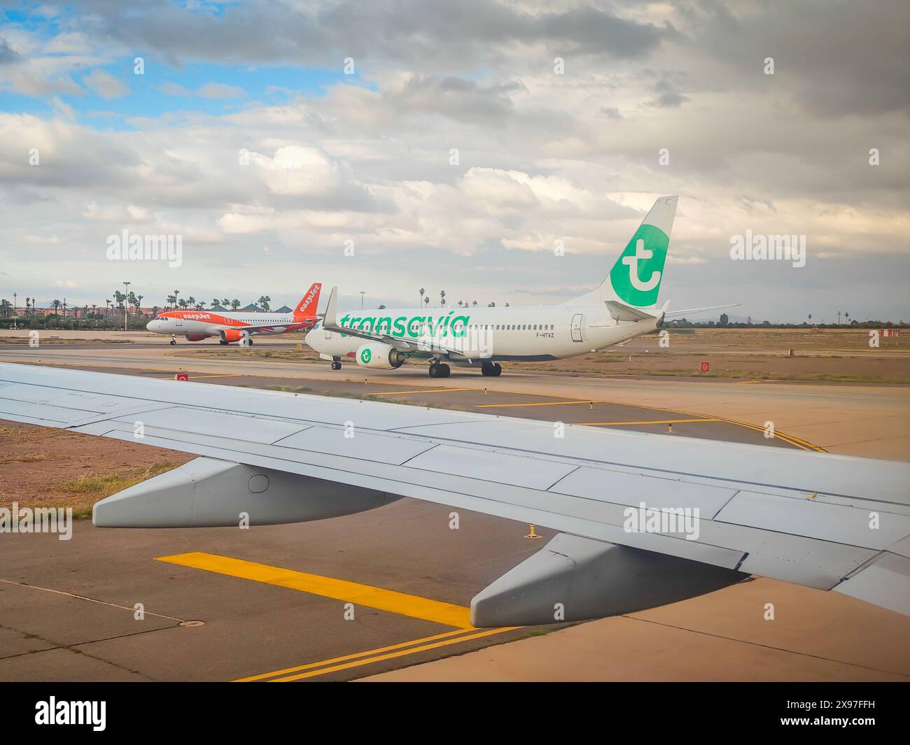 Aircraft landing marrakesh marrakech hi-res stock photography and ...
