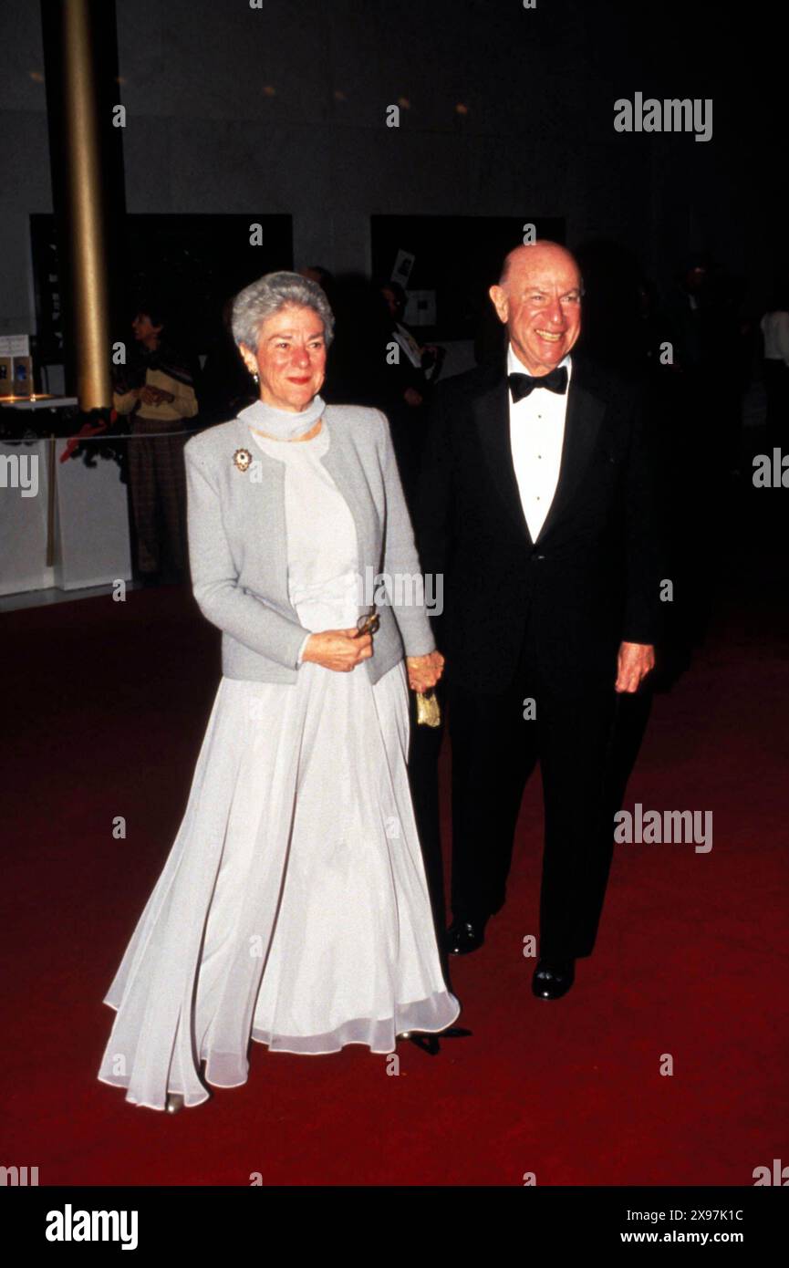 LAURENCETISCHRETRO.L7126JKEL.LAURENCE TISCH AND WIFE 1993. JAMES M ...