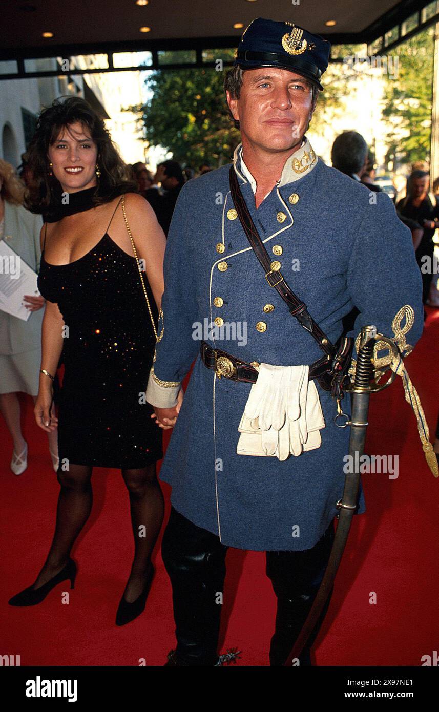 May 4, 2001 - L6606JKEL: 10/4/93.''GETTYSBURG'' SCREENING .TOM AND LISA ...