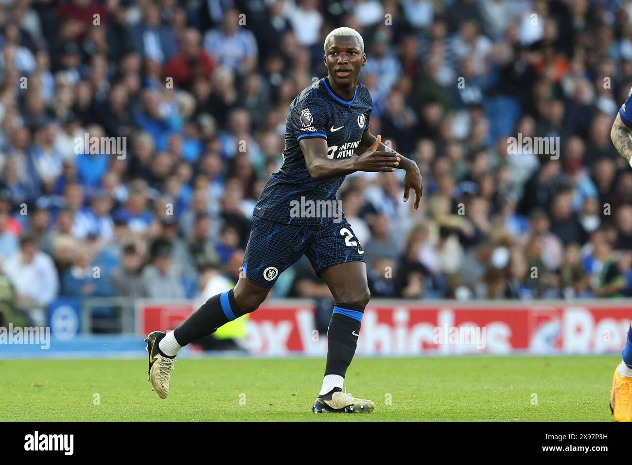 Moisés Caicedo in action for Chelsea FC against Brighton & Hove Albion ...