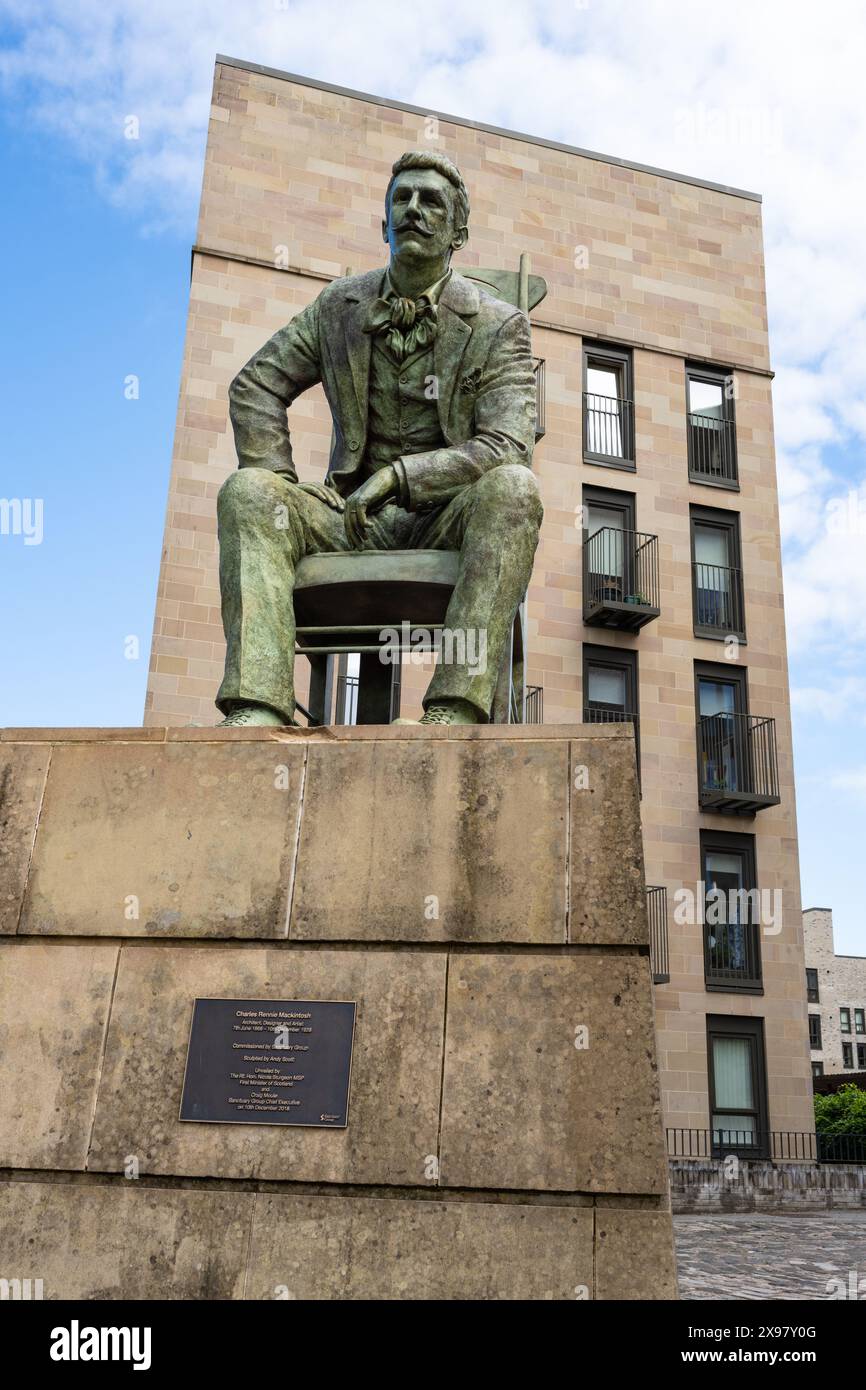 Charles Rennie Mackintosh statue by Andy Scott sculptor, Anderston ...