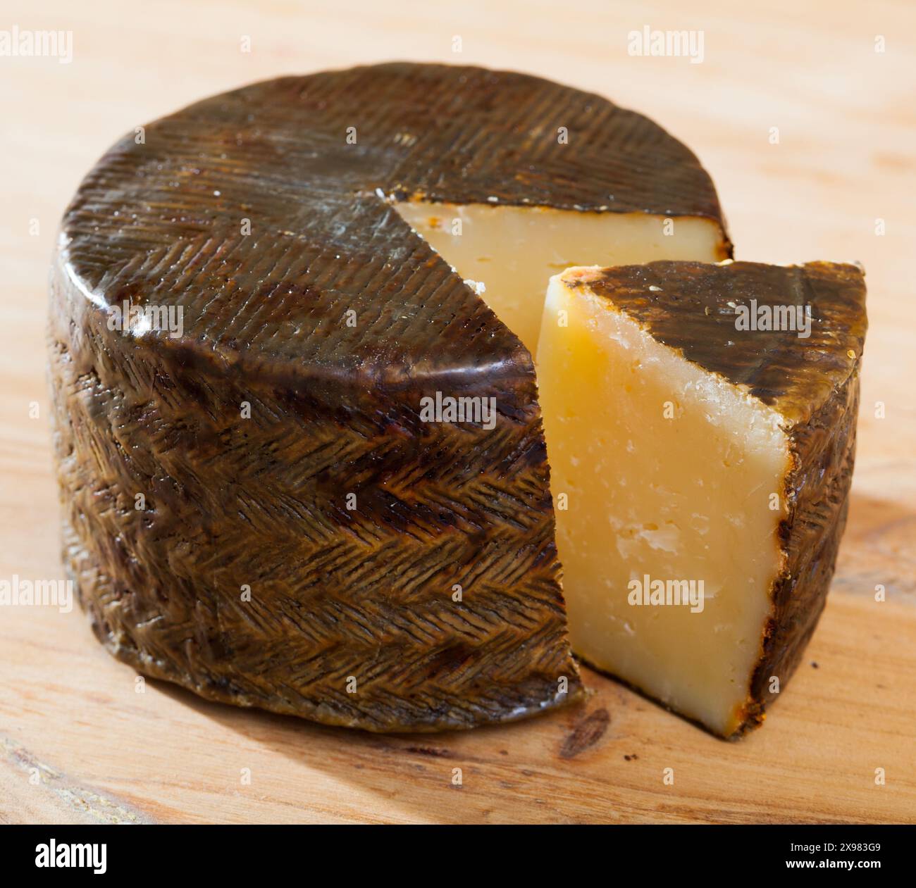 Spanish sheep cheese - Manchego Stock Photo - Alamy