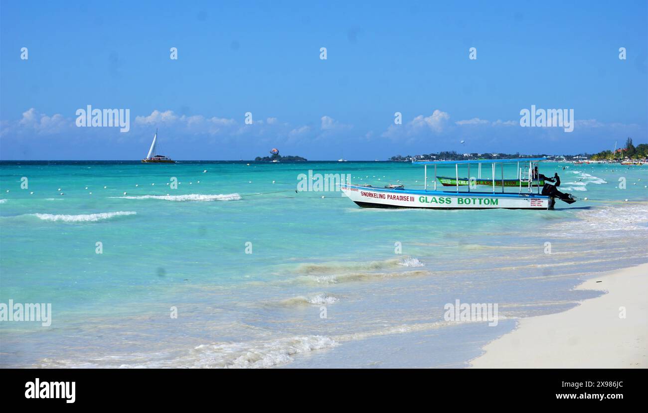 Jamaican beach fun hi-res stock photography and images - Alamy
