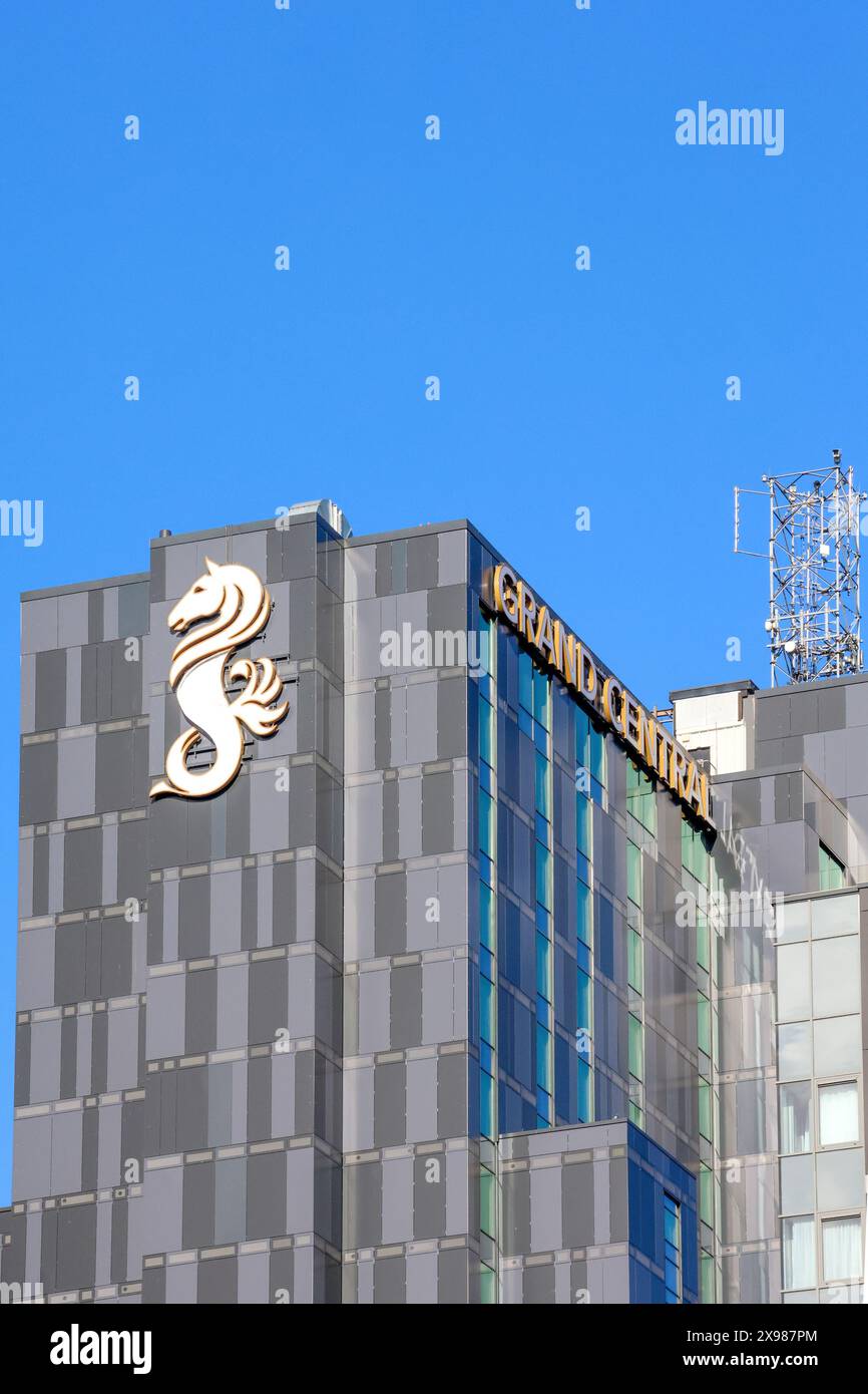 Rooftop hotel sign Belfast city centre hotel - Grand Central sign on ...