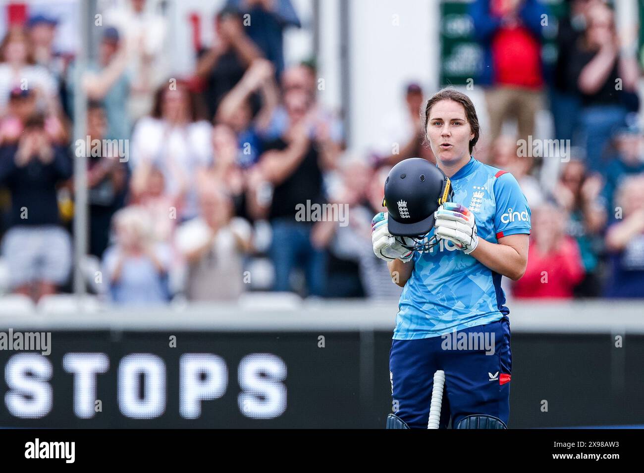 Natalie sciver brunt hi-res stock photography and images - Alamy