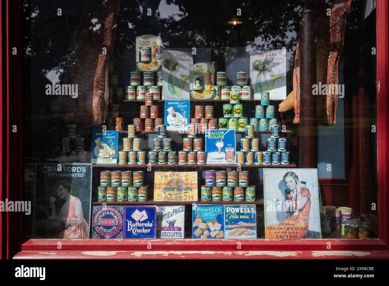 Museum display 1920s general store hi-res stock photography and images ...