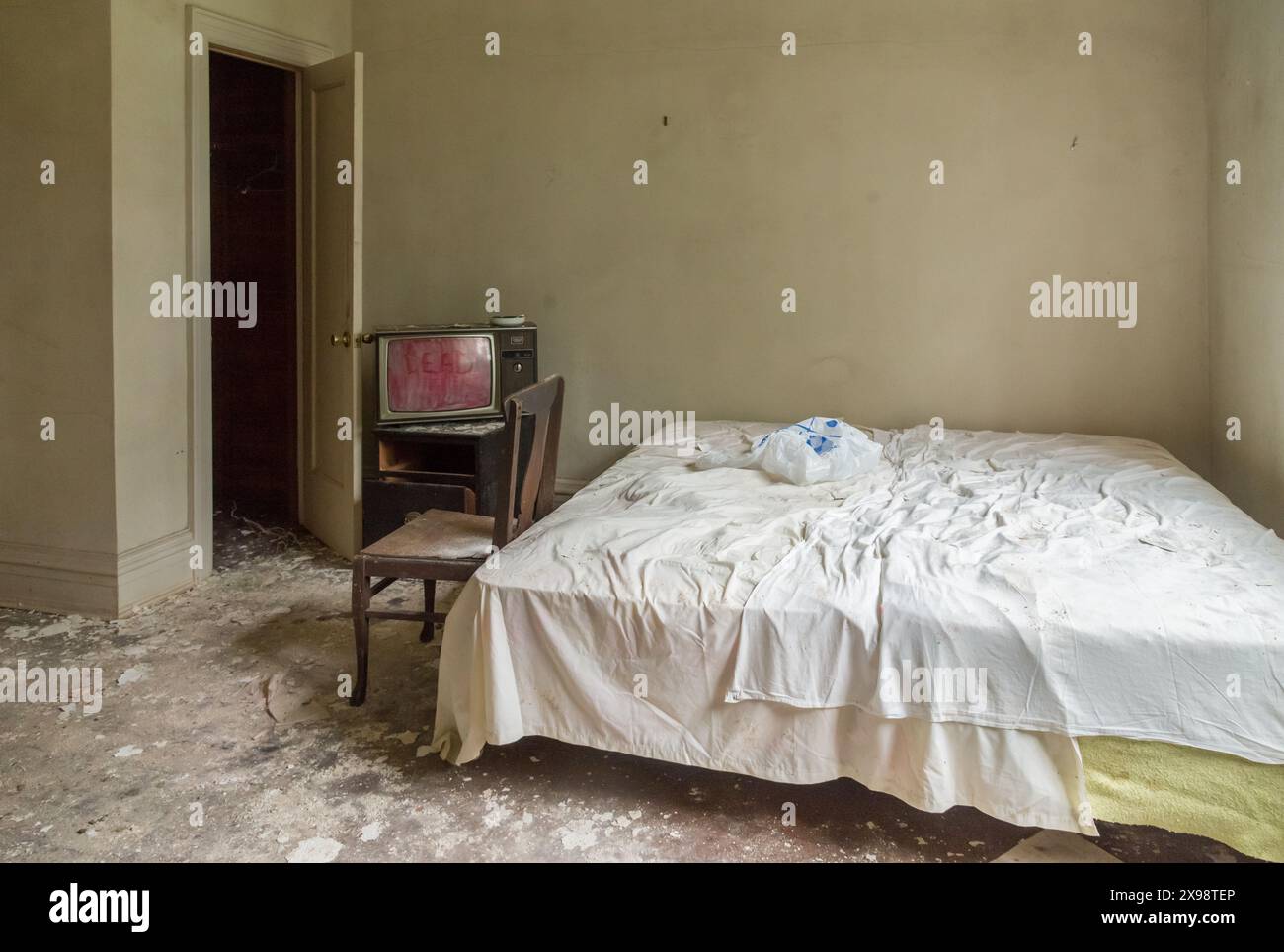 Unmade bed in messy bedroom hi-res stock photography and images - Alamy