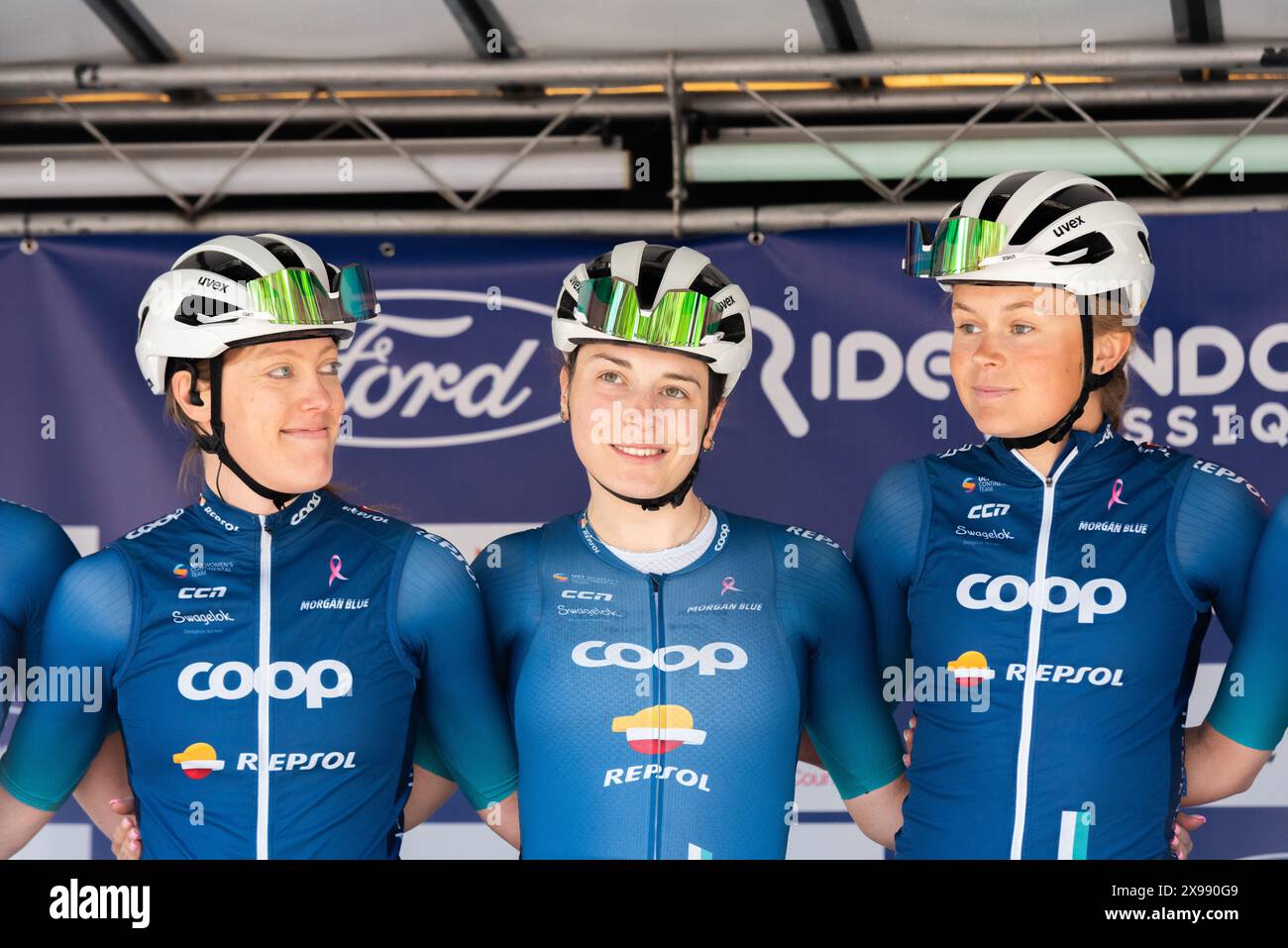Riders of Team Coop Repsol at 2024 Ford RideLondon Classique Women's ...