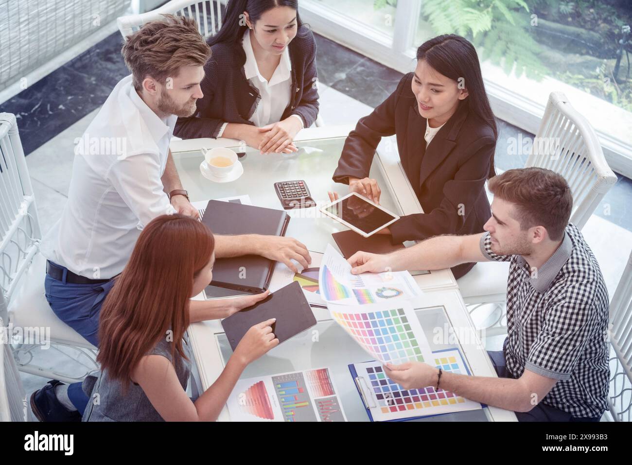 Multi Ethnics Teamwork Collaboration Team Meeting Communication concept in Business people ...