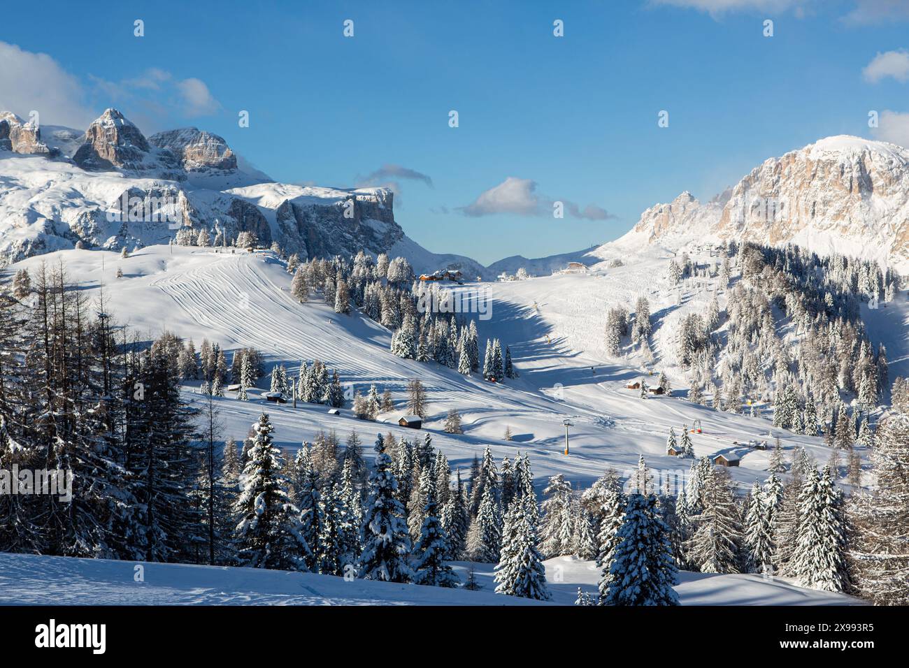 Skiing in Alta Badia, Dolomites, Italy Stock Photo - Alamy