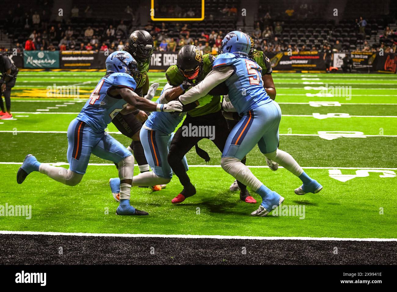 San Diego Strike Force quarterback Rudy Johnson (7) runs in for a ...