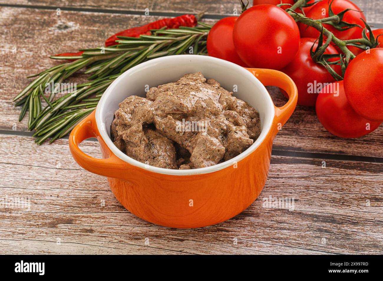 Soft chicken liver with cream and herbs Stock Photo - Alamy