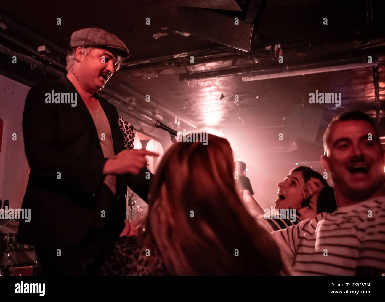 London, United Kingdom. 29th May 2024. Peter Doherty signs autographs ...