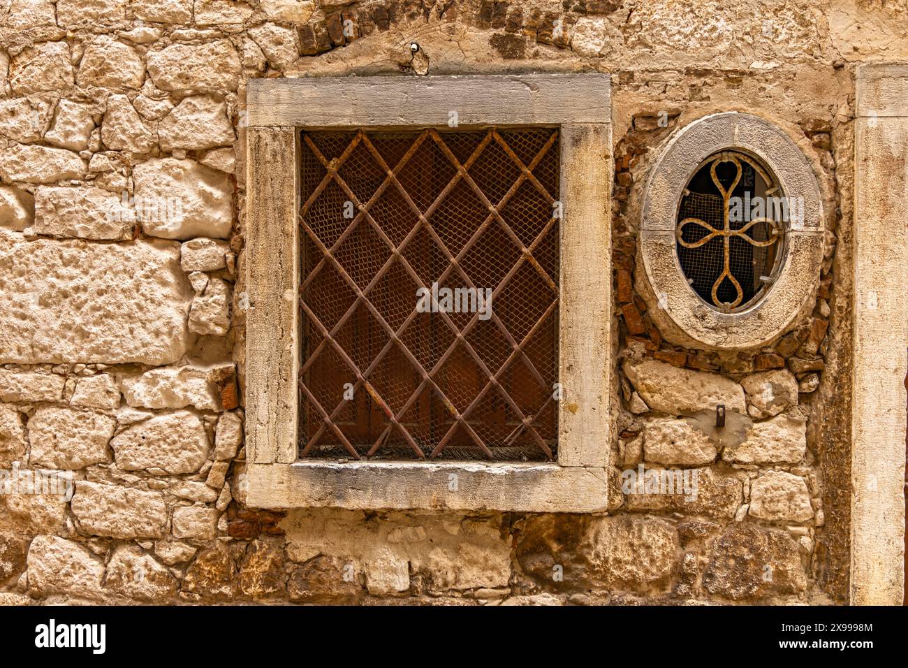 Medieval prison hi-res stock photography and images - Alamy
