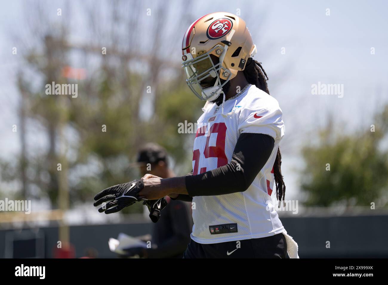 May 29, 2024; Santa Clara, CA, USA; San Francisco 49ers linebacker De ...
