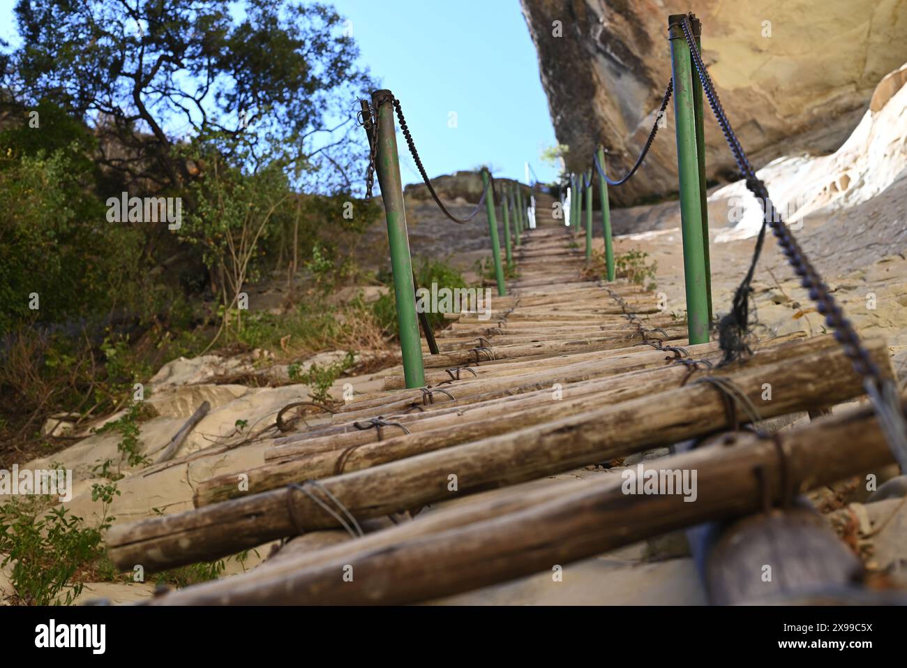 Holkrans Kraal steps hiking trail in Golden Gate Highlands National ...