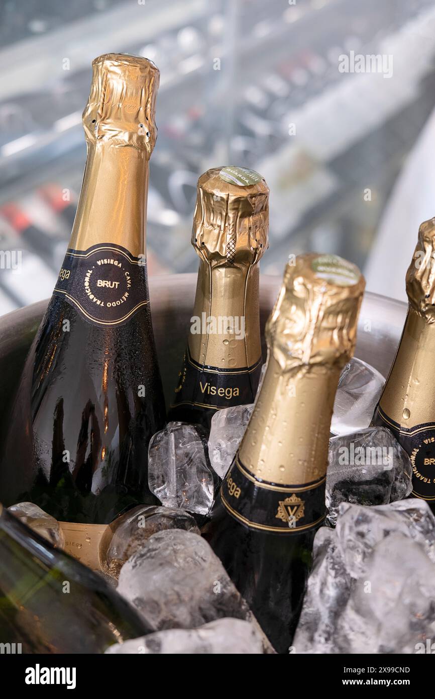 Cava logo hi-res stock photography and images - Alamy