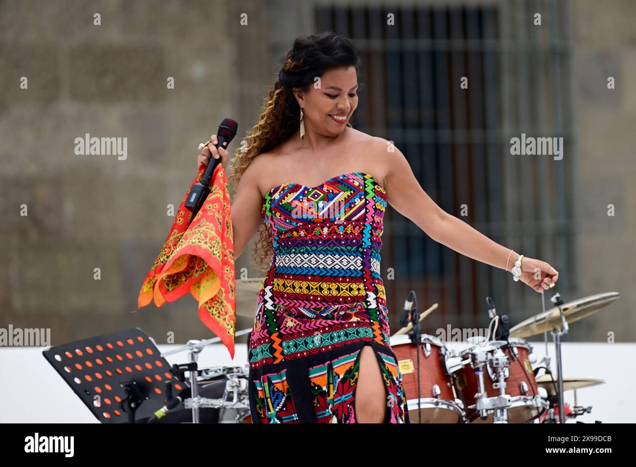 Non Exclusive: Alejandra Robles performs during the closing campaign of ...