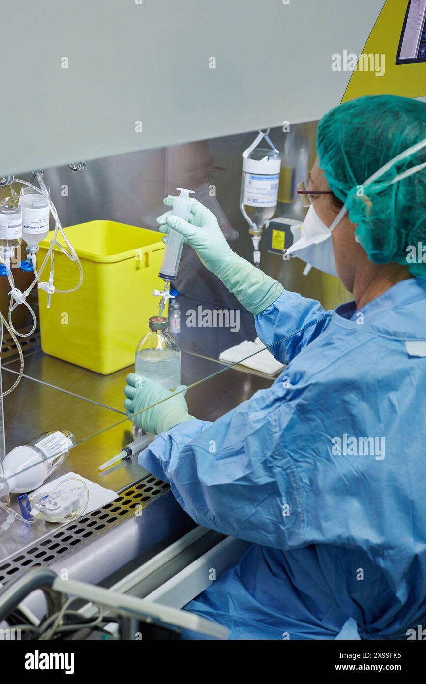 Preparation of drugs in laminar flow hood, epidural anesthesia, Clean ...