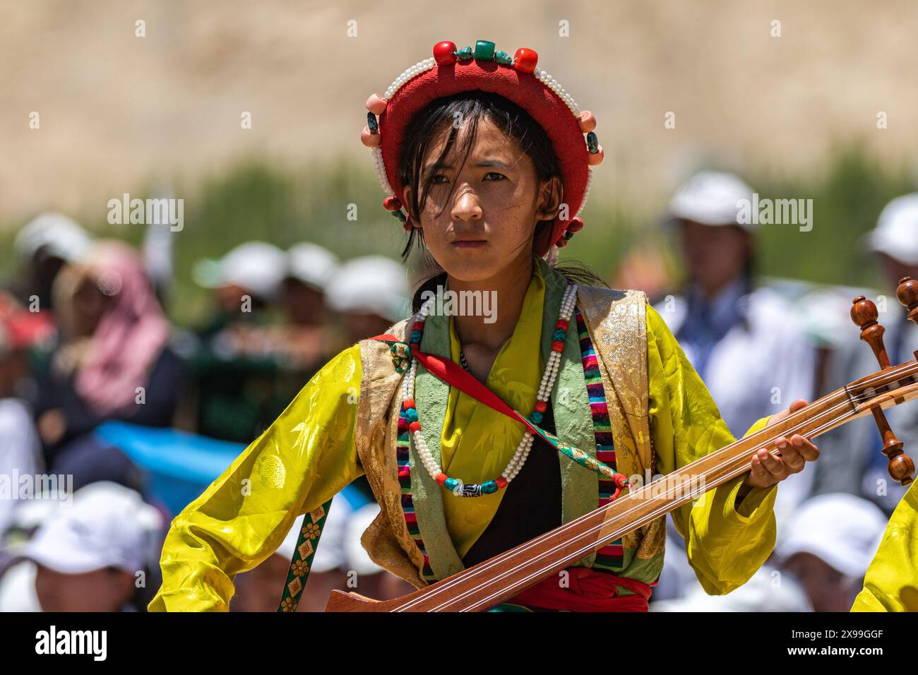 Ladakhi girl in traditional dress hi-res stock photography and images ...