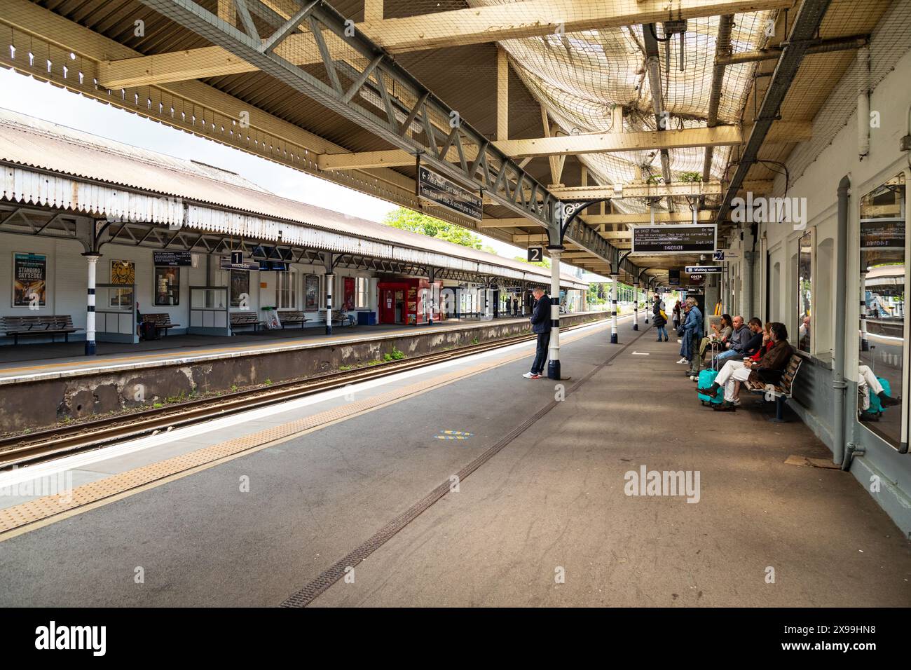 Quiet railway ststion hi-res stock photography and images - Alamy