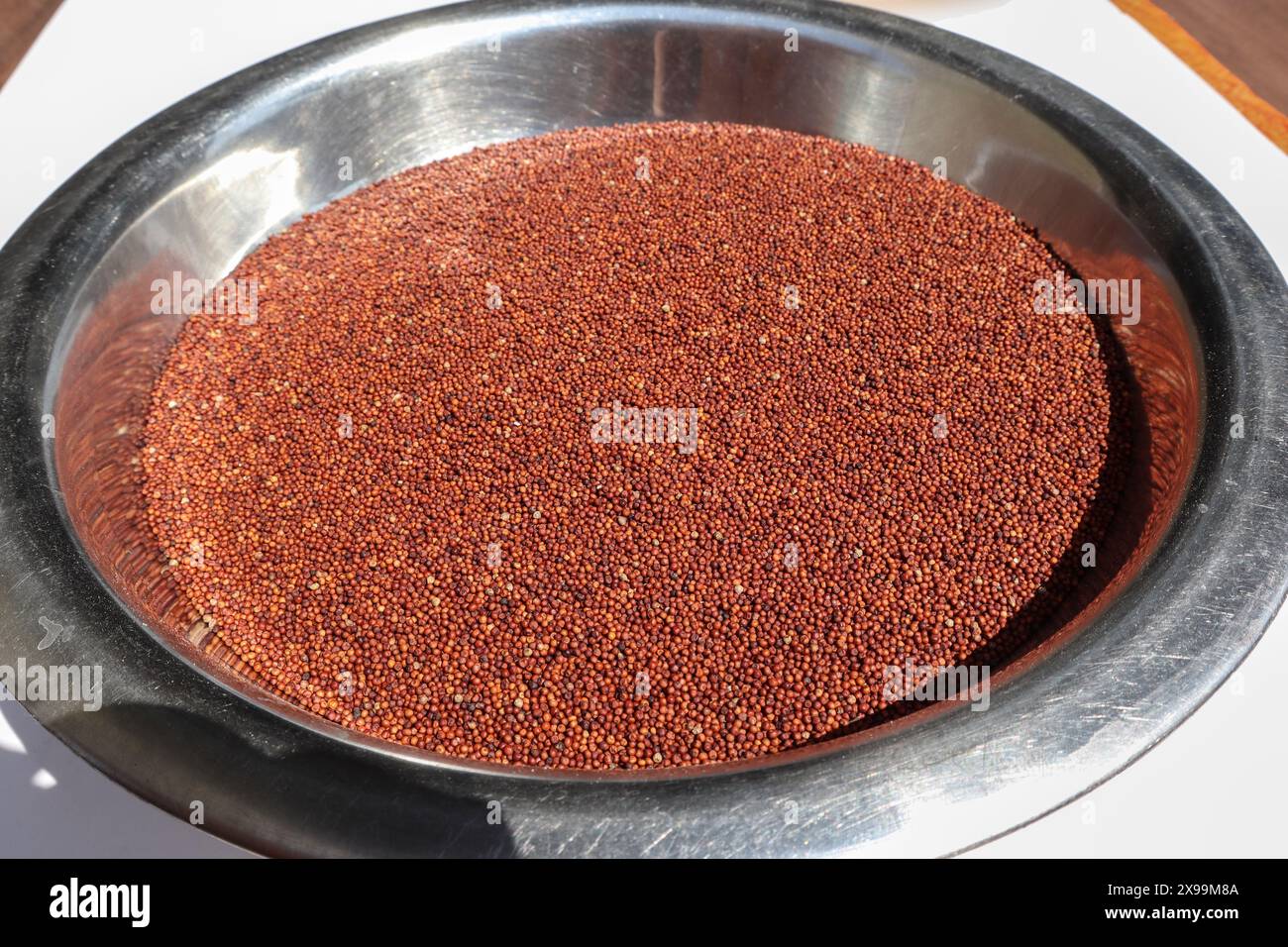 Mustard rai seeds hi-res stock photography and images - Alamy