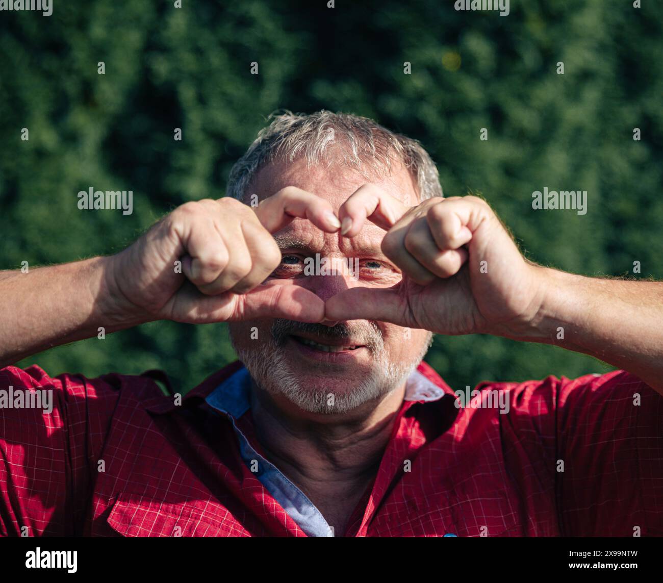Making heart sign with hands hi-res stock photography and images - Alamy