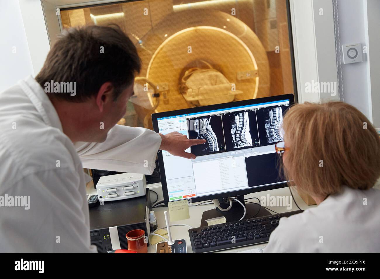 MRI scan, NMR (Nuclear Magnetic Resonance), medical imaging for ...