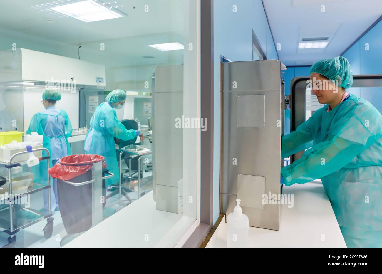 SAS window, Preparation of drugs, Clean room, Pharmacy, Hospital ...