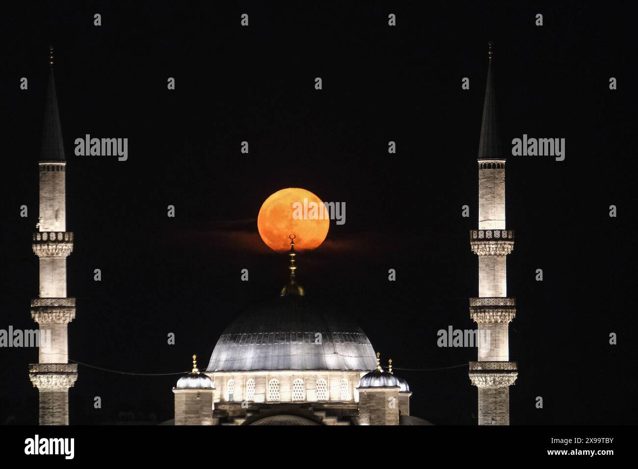 New Mosque at night under full moon, İstanbul, Turkey. Fullmoon and ...