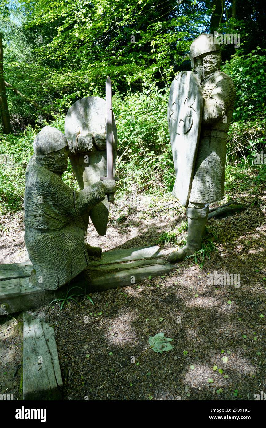 Carved wooden figures of 2 knights fighting at The Battle of Hastings ...