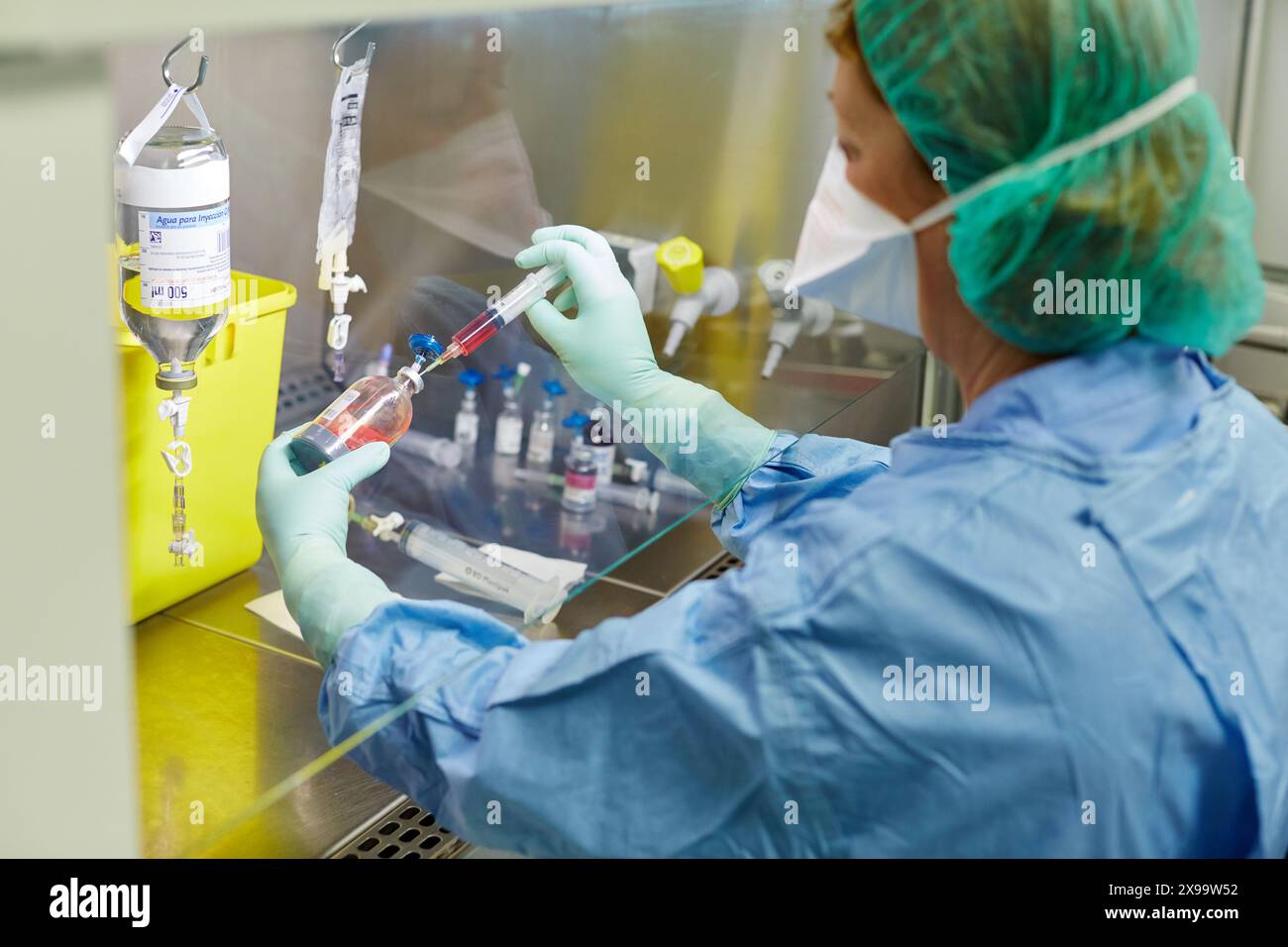 Preparation of drugs in laminar flow hood, epidural anesthesia, Clean ...