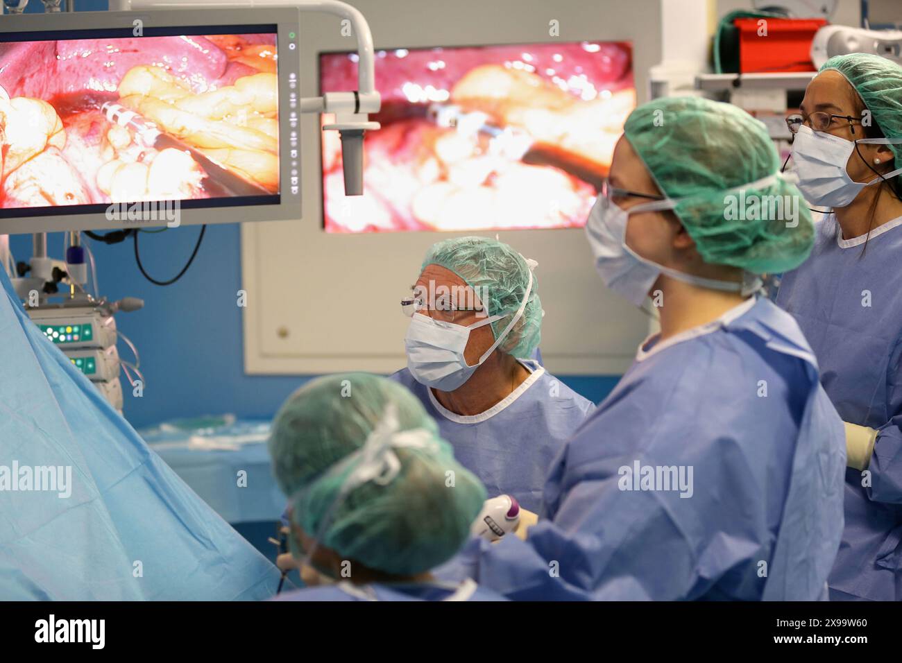 Hiatal hernia surgery hi-res stock photography and images - Alamy