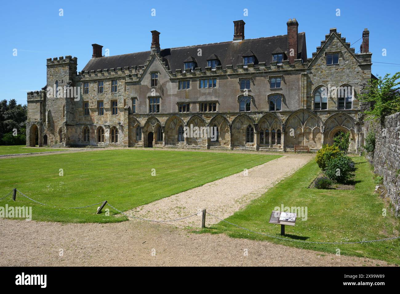 Battle Abbey, now housing Battle Abbey School Stock Photo - Alamy