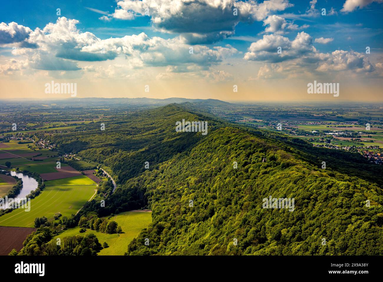 Luftbild, Wiehengebirge und Fluss Weser, Fernsicht mit blauem Himmel ...
