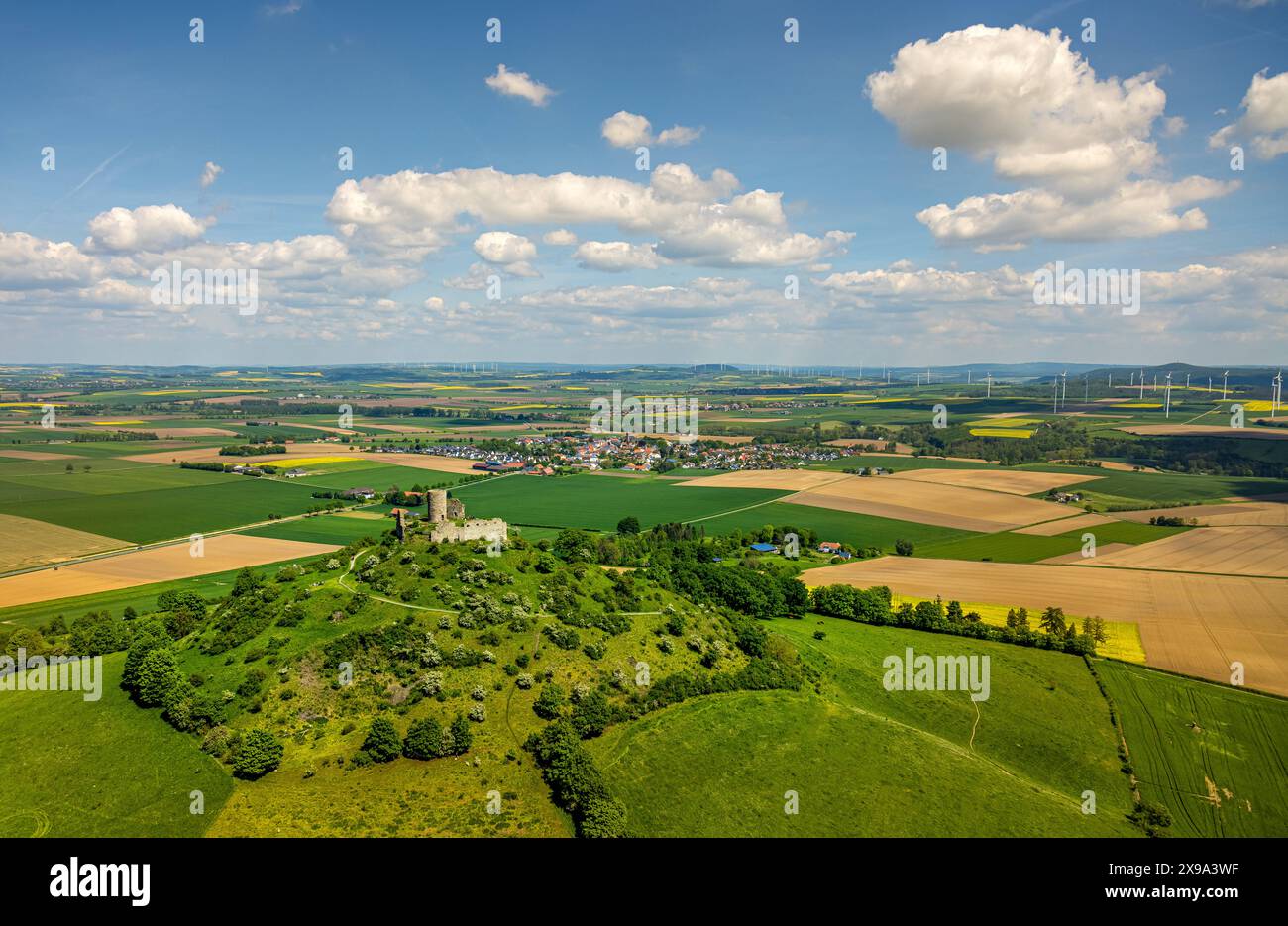 Luftbild einer burg hi-res stock photography and images - Alamy