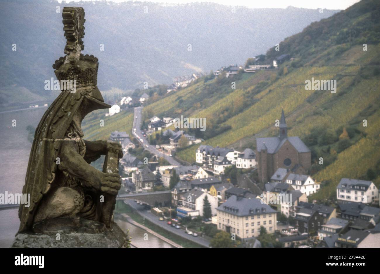 Helmed lion statue hi-res stock photography and images - Alamy