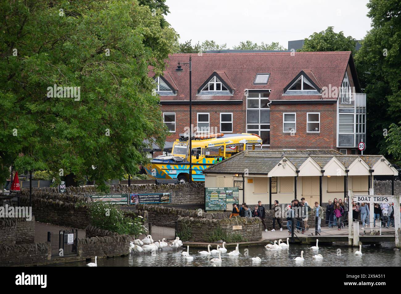 Windsor, UK. 30th May, 2024. Tourists out and about in Windsor ...